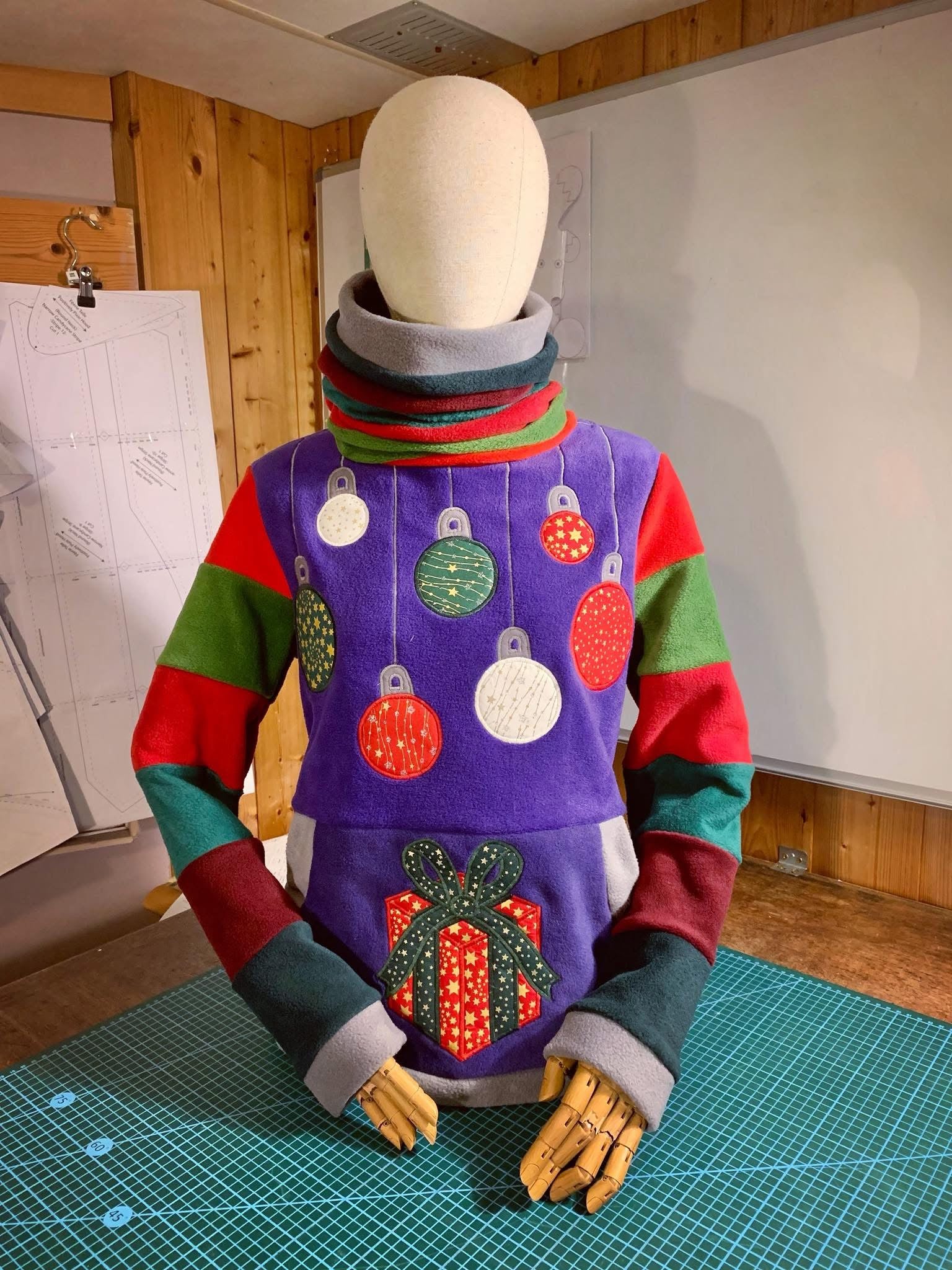 READY TO SHIP | Christmas Feyhra Sweater | Size woman M - Men S ...